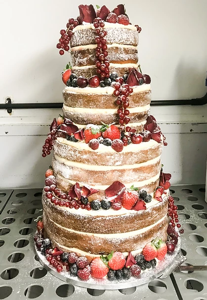 Four Tier Victoria sponge – Didi Cakes