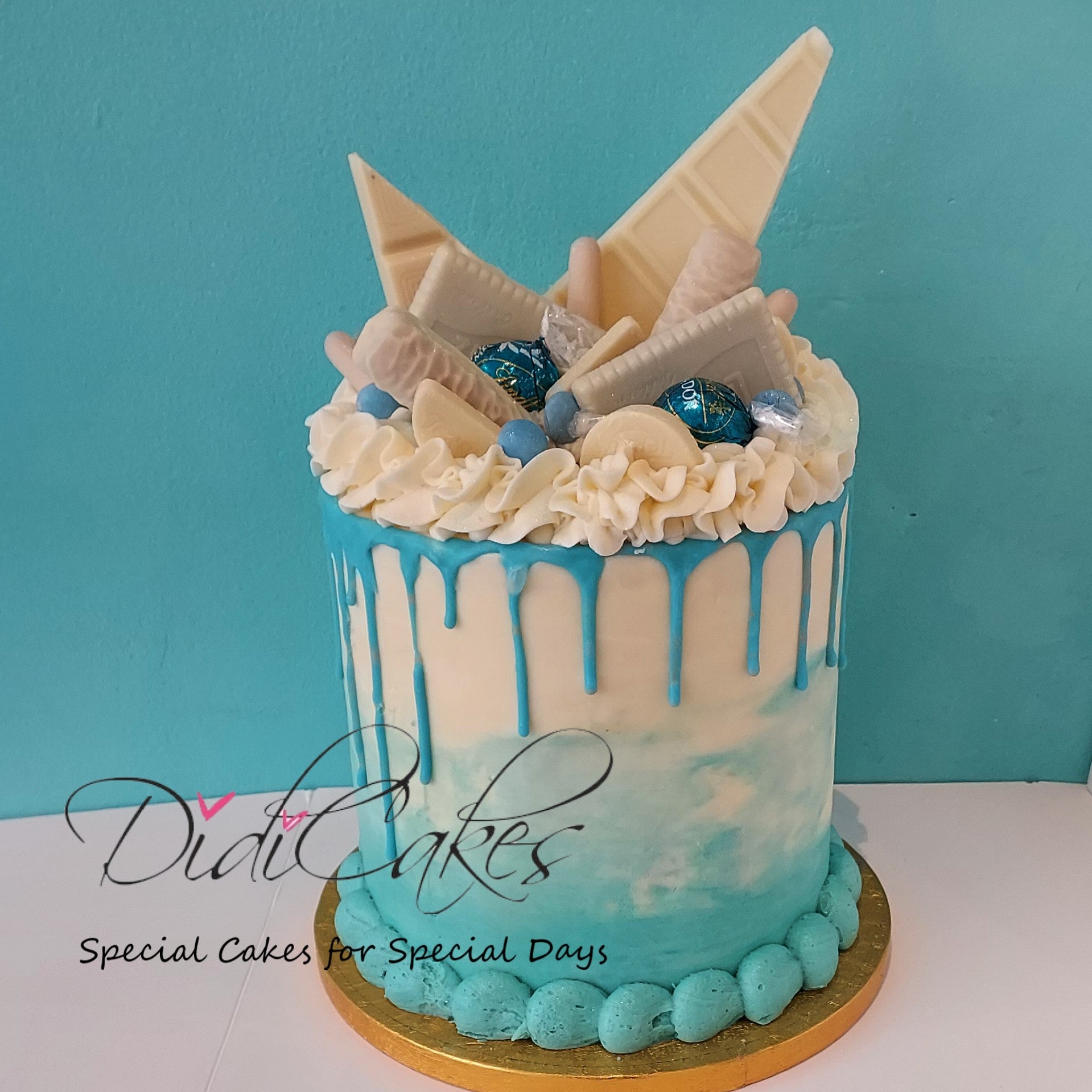 Pretty in Blue Cake – Didi Cakes