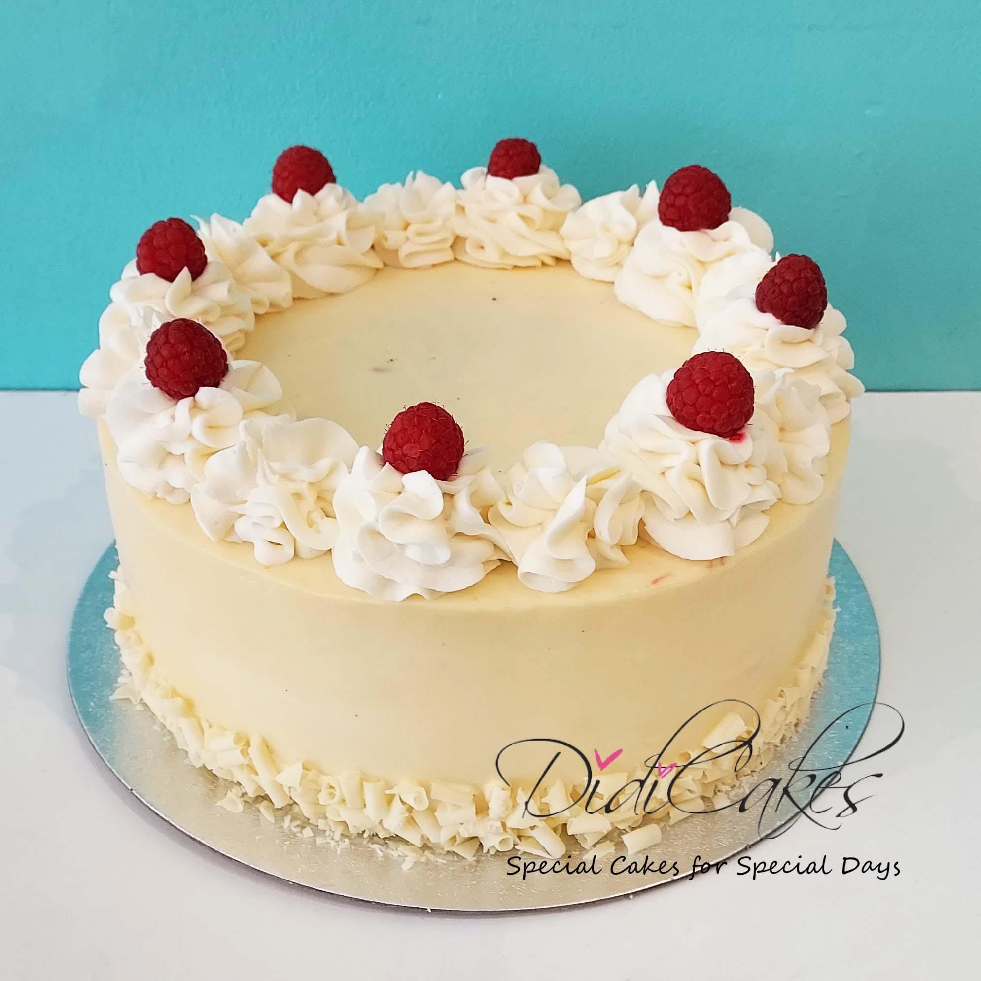 Raspberry Victoria Sponge Cake – Didi Cakes