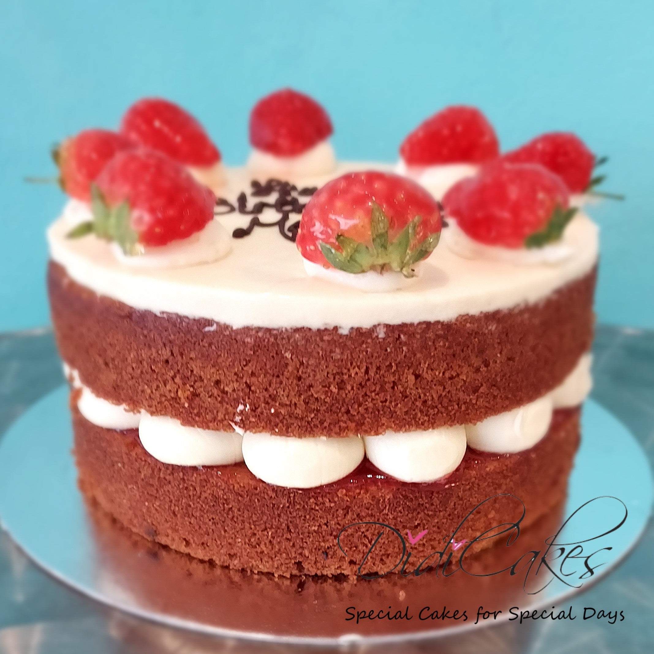 Simple Victoria Sponge Cake – Didi Cakes